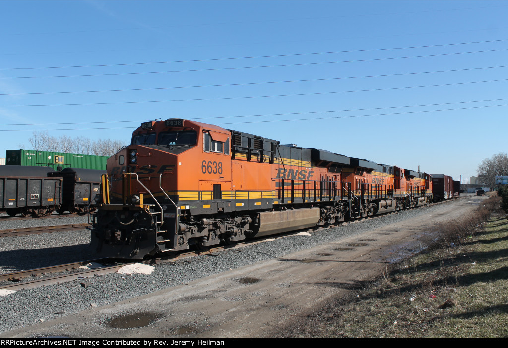 BNSF 6638 & others (1)